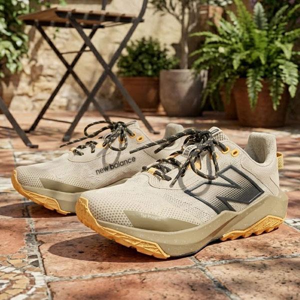New Balance (ニューバランス) DynaSoft Nitrel v6 (ダイナソフト ナイトレル) 婦人 女性用【日本正規代理店品】トレイルランニングから普段履きまでマルチシーンで活躍するトレイルモデル「NITREL v6」に、...