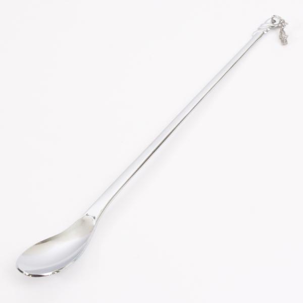 作家のハンドメイドで作られた猫のチャームがアクセントになったロングスプーンです。パフェスプーンやマドラーとして使用します。ネコ好きさんにおすすめです。サイズ:190mm重量:15g材質:ステンレス、錫生産国:日本※メール便(ゆうパケット)で...