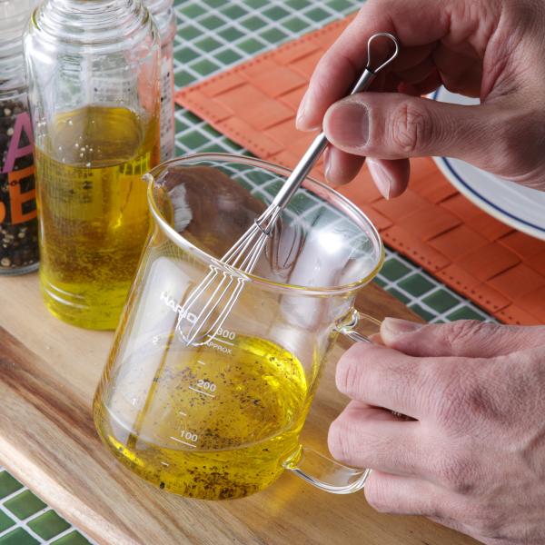 【商品詳細】HARIO ビーカーサーバー 300ml BV-300サイズ：125x89x105(mm)口径：89(mm)容量：300ml生産国：日本パイプ柄 ミニ泡立て器サイズ：137mm重量：約9g材質：ステンレス生産国：日本