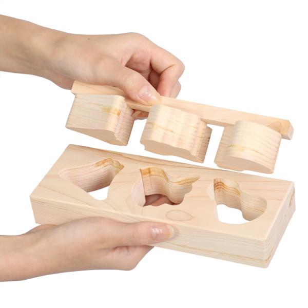 商品サイズ（cm）：7.5x20.5x4.3cm素材：木曽ひのき生産国：日本関連キーワード：ひのき 弁当 松花堂 寿司 縁起物 檜 天然木 日本製 型押し 押し型  型抜き おめでたい 松竹梅 お重 ヒノキ made in japan 木曽...