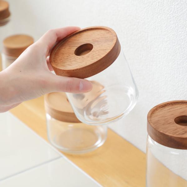 タイで製造されるCHABATREE (チャバツリー) は無塗装・無漂白。職人による手作りのキッチンツールは肌触りもよく、特徴的な自然の風合いは、まるで10年前からそこにあるかのようにキッチンにストンと馴染んでくれます。職人が一つひとつ作り上...