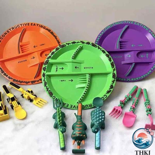 子供用食器 ベビー キッズ フォーク スプーン セット 建設車両 働く車 重機 恐竜 デザイン 離乳食 幼児食 食事 ユニーク かわいい プラスチック製