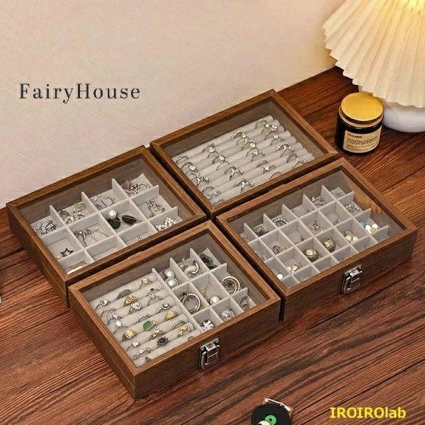 【 あらゆるジュエリーのための“専用の住まい”】  ネックレス掛け：チェーンの絡みつきを防ぎ、一目で選べます。  耳リングスタンド：ピアスやフック式イヤリングをすっきり収納。  リングローラー：指輪を一つひとつ、美しくディスプレイ。  ※注...