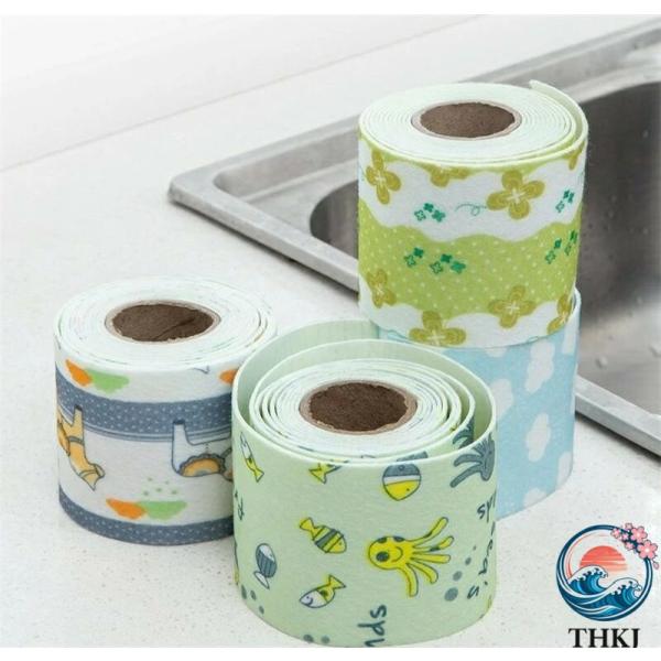 窓やガラスの結露対策に使用される「結露シート」で、幅8cm×長さ280cmのサイズで、吸水力があり、貼るだけで簡単に取り付けることができます。PET、レーヨン、アクリル製であり、結露水をしっかりキャッチし、吸水・蒸発を繰り返す3層構造（ドラ...