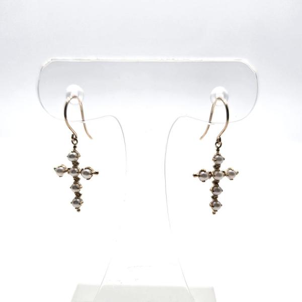 K18ピンクゴールド　タンスイパール　クロスピアス（６P）　アメリカンタイプサイズ:全長縦約１．５ｃｍ、横約１．１ｃｍ重量: 総重量は約１．２ｇ素材:K18ピンクゴールド 淡水パール付属品:専用ボックス備考 通常包装に加えギフト包装もさせて...