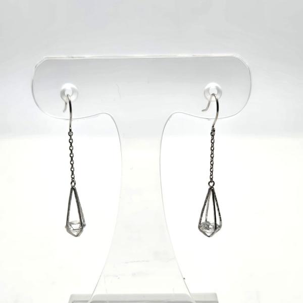 K14ホワイトゴールド　CZピアス　アメリカンタイプ　　サイズ:全長約２．６ｃｍ フリンジ１．３ｃｍ 下の部分約１．３ｃｍ重量: 総重量は約０．８ｇ素材:Ｋ１４ホワイトゴールド CZ（キュービックジルコニア）付属品:専用ボックス備考 通常包...