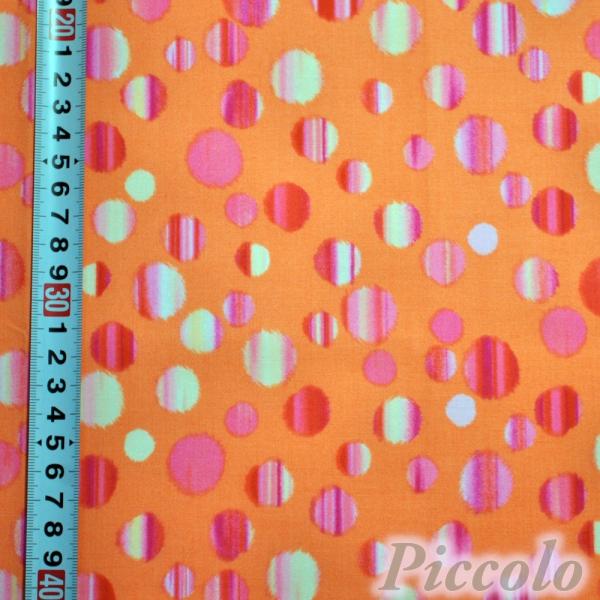 ◎数量限定！基本的に再入荷はございません。お早めにお求めください。●小物づくりやパッチワークなどに最適なサイズのUSAコットンです●サイズ：約53cm×約50cm（この商品は左記寸法でカット済みです）※一枚の布から切り出しているため、柄の出...