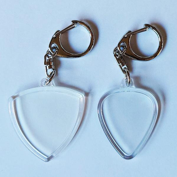 イ−エスピ−「ハメパチ」は、アクリル製のケースに好きなピックを収納してアクセサリーとして楽しめるグッズです。お気に入りのピックや大切にしたいミュージシャンモデルのピックなどをケースにはめ込み、お手持ちのカバン等に取り付けてお使いいただけます...