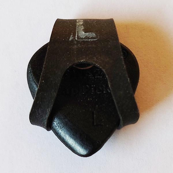 左利き用Essetipicks Gnaz Tap Pickは、イタリアの超絶テクニカルギタリスト、Ignazio Di Salvo（イグナジオ・ディ・サルヴォ）のために作られたピックです。ピッキングとタッピングを即座に切替えができ、さらにネ...