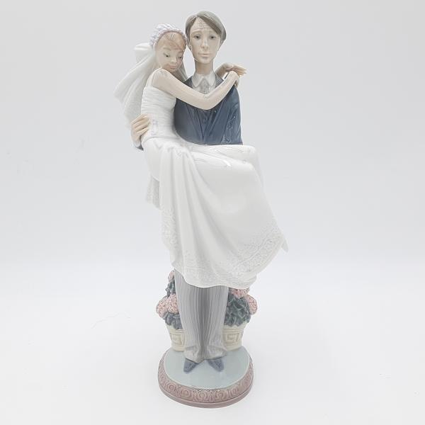 【ブランド】 LLADRO【程度】 程度B【商品名】 LLADRO リヤドロ 010.05282 ウェディングコレクション Over The Threshold 「敷居を越えて」【状態】箱にダメージありますが本体は美品です。【計測サイズ】 ...