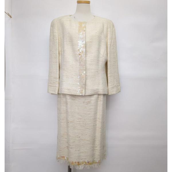 【ブランド】 MADAM JOCONDE【性別】 レディース【色】 ベージュ【程度】 程度A【タグ記載サイズ】 ジャケット:MJ-9 バスト84 ヒップ92 身長160(肩パット有り) スカート:MS-11 ウエスト69 ヒップ96 69-...