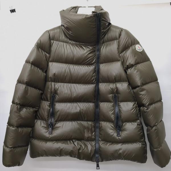 【ブランド】 MONCLER【ライン】DOUDOUNE LEGERE【商品名】 SALIX(サリクス ハイネックダウンジャケット)【型番】 C20934699749 53052【サイズ】 SIZE 00【色】 カーキ【程度】程度A【状態】 ...