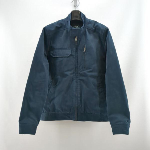 【ブランド】 RODD&amp;GUNN【性別】 メンズ【色】 ネイビー【サイズ】 SIZE XS【着丈(約)cm】 65【身幅(約)cm】 53【肩幅(約)cm】 44【袖丈(約)cm】 64【備考】 やや使用感がございます。中古品になり...