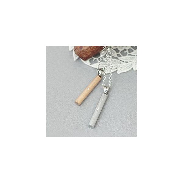 素材サージカルステンレス316L天然ダイヤサイズ縦：25mm 厚み:4mm/幅:4mmチェーン45cm 5cm部分にマルカン付チェーンには端から5cmのところに長さ調整用のアジャスター管が付いていますので、45cmと40cmの2種類の長さで...