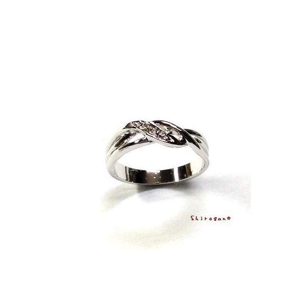 安心の日本製クールなのにフェミニン繊細な創りで可愛い雰囲気で3本ラインがねじれたデザインのファッションリングは使いやすさ抜群日本製素材:真鍮 プラチナ・ロジウムコーティングラインストーン製クリスタルサイズ8号、10号、12号、14号、16号...