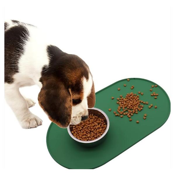 無地のシンプルデザイン♪ペット用のランチョンマットです。【サイズについて】画像をご参照ください。【素材について】TPR他【カラーについて】生産ロットにより柄の出方や色の濃淡が異なる場合がございます。お使いのモニターや撮影時の光の加減などによ...