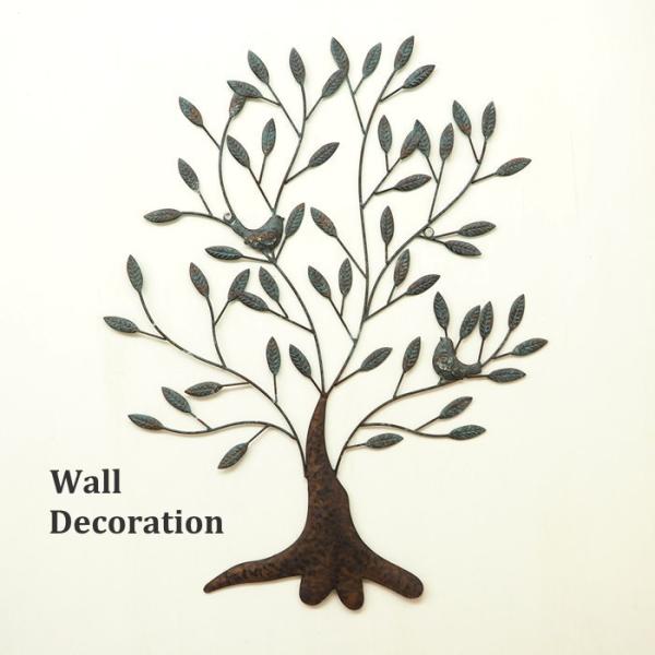 ●ウォールバードツリー●玄関やリビングなどの壁に立体感ある壁飾りでデコレーション。アイアン製品はおもむきあるアンティークな雰囲気作りを演出してくれます。●季節を問わず楽しめ、お花やグリーンが飾れない場所も華やかになります。ウォールデコは簡単...
