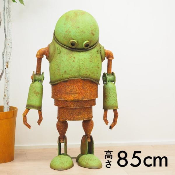 ●メタルロボソルダット●インパクト大！高さ約85cmのブリキ製のロボットオブジェです。●全体に錆風の加工を施したデザインで、長い年月を重ねたような味わいがあり、今にも動き出しそうな雰囲気です。●ガーデンオブジェとして庭や玄関に飾ったり、室内...
