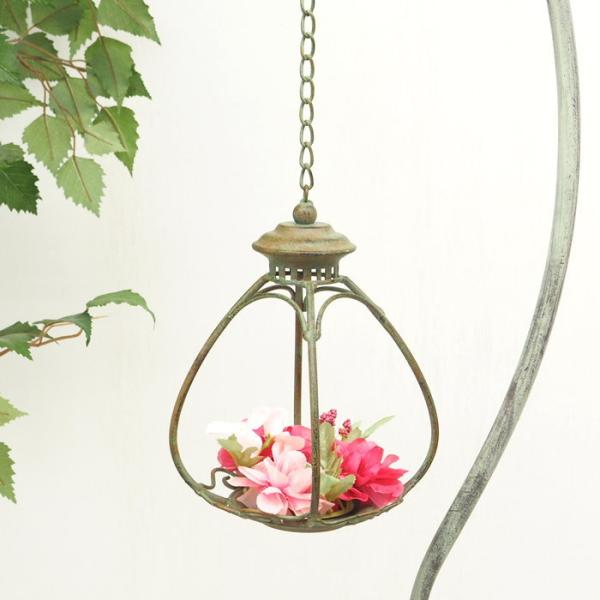 ●ハングバードフィーダー●アンティーク調のおしゃれなバードフィーダーです。お庭やベランダに簡単に設置でき、可愛い鳥たちにきっと癒されます。●小鳥のえさ台としてだけでなく、フラワースタンドとしてお気に入りの鉢花や小物などを飾って、ガーデンやお...