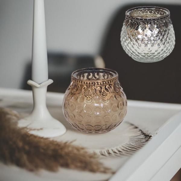 ●キャンドルボール●おしゃれなガラス製のキャンドルホルダーです。アンティークな風合いとシャビーな雰囲気を持ち合わせており、お部屋にさりげない上品さを添えます。繊細でエレガントな装飾が特別なひとときを演出します。●キャンドルを灯すとロマンチッ...