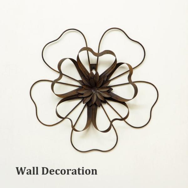 ●フラワーペタルデコ●シンプルな壁を立体感のある壁飾りでおしゃれにデコレーション。フラワーデザインの壁飾りです。●アイアン製品はおもむきあるアンティークな雰囲気作りを演出してくれます。季節を問わず楽しめ、お花やグリーンを飾ることができない場...