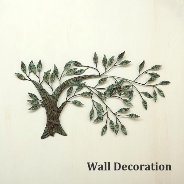●ウォールベンドツリー●横に伸びた樹木をモチーフにした壁飾り。●ブラウンを基調にホワイトとグリーンが混ざった塗装でシャビーな雰囲気のあるアイテムです。●玄関やリビングの壁に飾れば、立体的なデザインでお花やグリーンが飾れない場所も華やかになり...