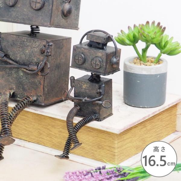 ●メタルロボット3号小●お部屋やガーデンをおしゃれに演出するブリキオブジェです。●お花やグリーンなど植物との相性抜群！愛嬌あるユニークな表情に癒されます。●個性的なインテリアアイテムは玄関や店舗にもオススメ！●ブリキの工芸品は職人が手作業で...