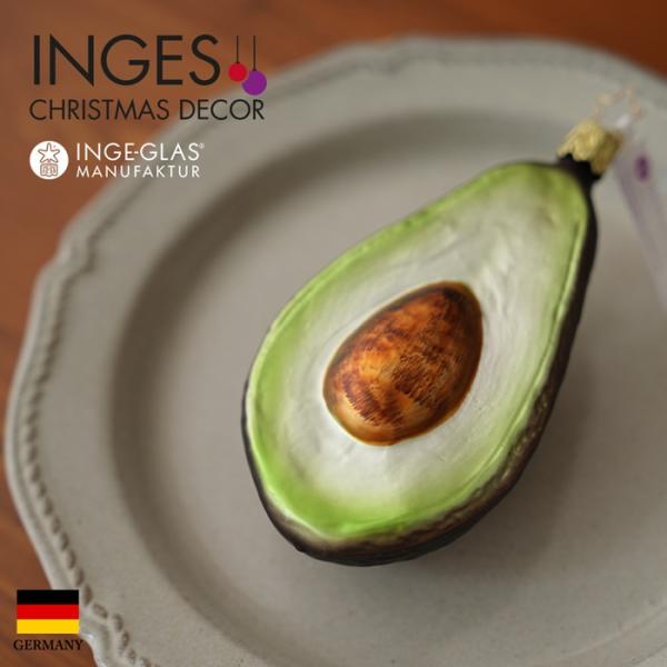 アボカドのオーナメントです。輪切りにされた表面からチラっと顔を出した種も印象的ですね。クリスマスに限らず、一年中かわいくデコレーションされた雰囲気を楽しみたい場面はありませんか？キッチンやテーブル、玄関やちょっとしたインテリアスペースなど、...