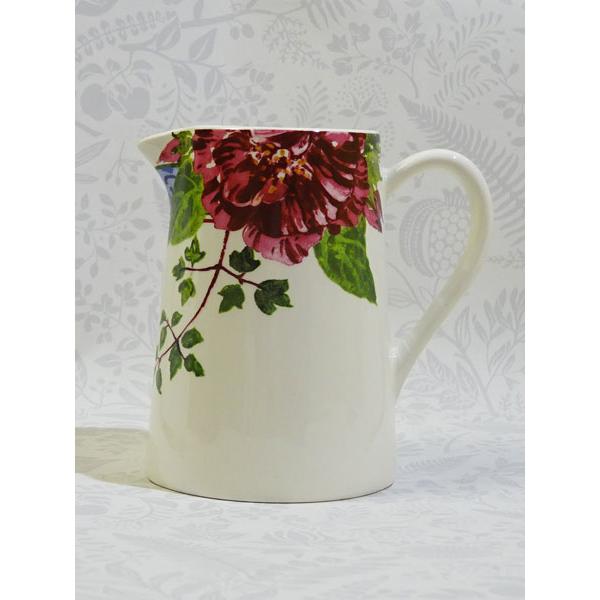 千の花の名の通りに器を彩るクリーマー。上部には咲き誇る花々。一方で下部にはあえて装飾が施されていないという対比が際立つ品。フラワーベースとしてのお使いも素敵ではないかと思います。■新品■Gien Millefleurs　■高さ：１１ｃｍ■口...