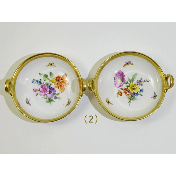 ・中央にはカラフルな花束、縁には厚めのゴールドが塗られた比較的浅めのボウル2枚セットです。ボウルの両脇には取っ手がついていてレアなシェイプとなっています。■海外直輸入USED品■KPMベルリン（ドイツ）■1870-1945年■ハンドペイント...