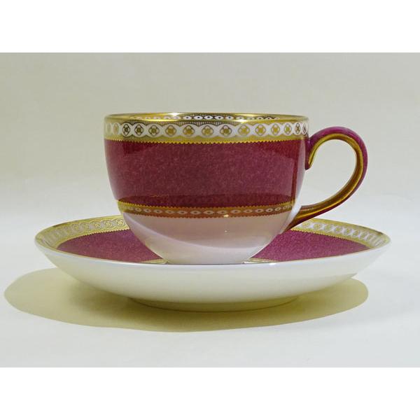 ■Wedgwood■海外直輸入USED品■Made in England■カップ　口径：８．３ｃｍ　高さ：６．５ｃｍ　容量：１５０ｃｃ■ソーサー：１４．５ｃｍ■ブランド箱なし※持ち手あたりのカップのルビー色のボーダーに少しプツっとした色抜け...