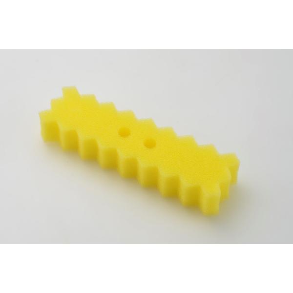 洗濯機の中にいれるだけ！スポンジの目が細かく、水に浮かんできたペットの毛や糸くずをキャッチ。水流に接する面が大きく、洗濯機の中で柔軟に動きやすいカタチ。女性の長い髪の毛もからめとることができます。縦型洗濯機とドラム式洗濯機のどちらでも使用可...