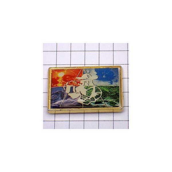 背景の１マスは５mmです。当店のピンバッジ はヴィンテージのレアな限定ピンバッジ です。それぞれのピンズの裏側の針には、新品の留め具をセットしてお送りします。新品の留め具代はピンズの商品代に含まれております。