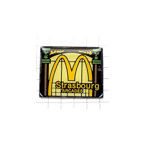 背景の１マスは５mmです。当店のピンバッジ はヴィンテージのレアな限定ピンバッジ です。それぞれのピンズの裏側の針には、新品の留め具をセットしてお送りします。新品の留め具代はピンズの商品代に含まれております。