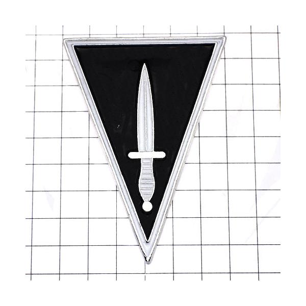 背景の１マスは５mmです。当店のピンバッジ はヴィンテージのレアな限定ピンバッジ です。それぞれのピンズの裏側の針には、新品の留め具をセットしてお送りします。新品の留め具代はピンズの商品代に含まれております。