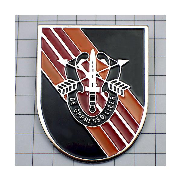 背景の１マスは５mmです。当店のピンバッジ はヴィンテージのレアな限定ピンバッジ です。それぞれのピンズの裏側の針には、新品の留め具をセットしてお送りします。新品の留め具代はピンズの商品代に含まれております。