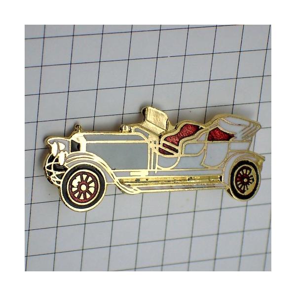 背景の１マスは５mmです。当店のブローチはヴィンテージのレアな限定ブローチです。