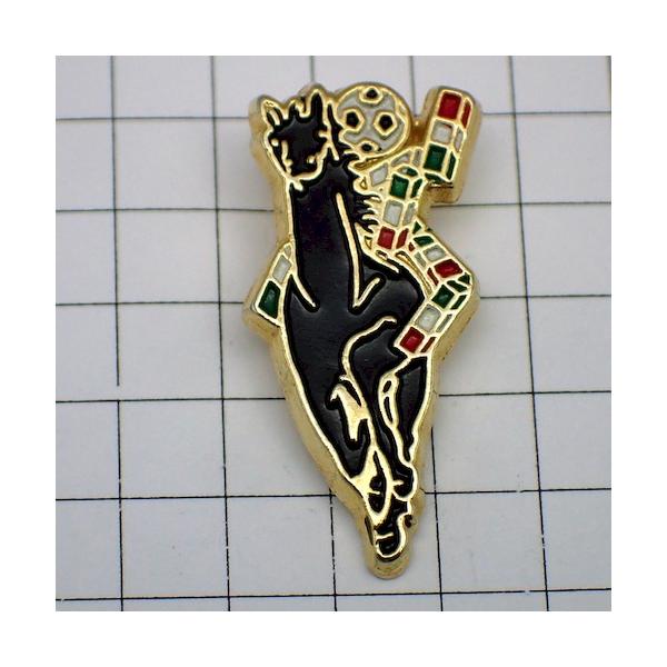 背景の１マスは５mmです。当店のピンバッジ はヴィンテージのレアな限定ピンバッジ です。それぞれのピンズの裏側の針には、新品の留め具をセットしてお送りします。新品の留め具代はピンズの商品代に含まれております。