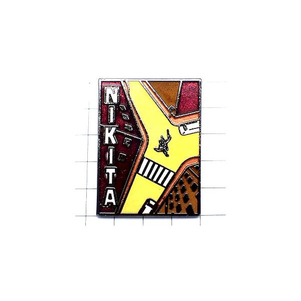 背景の１マスは５mmです。当店のピンバッジ はヴィンテージのレアな限定ピンバッジ です。それぞれのピンズの裏側の針には、新品の留め具をセットしてお送りします。新品の留め具代はピンズの商品代に含まれております。