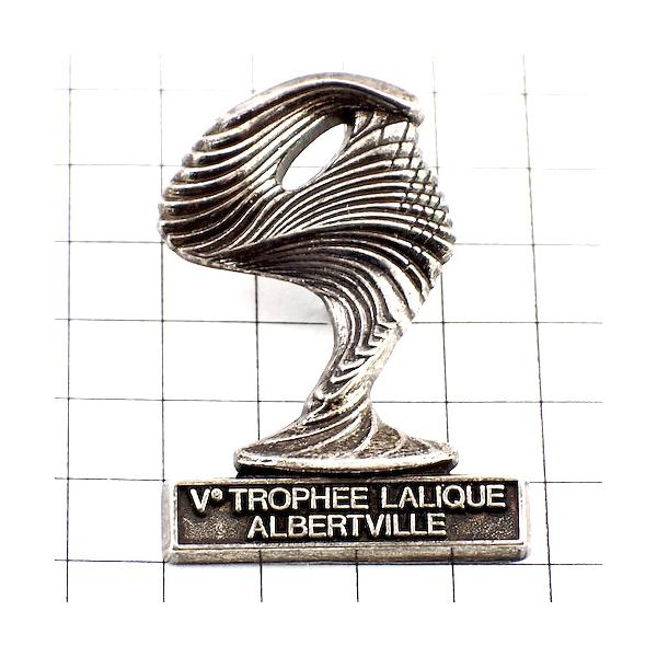 背景の１マスは５mmです。当店のピンバッジ はヴィンテージのレアな限定ピンバッジ です。それぞれのピンズの裏側の針には、新品の留め具をセットしてお送りします。新品の留め具代はピンズの商品代に含まれております。