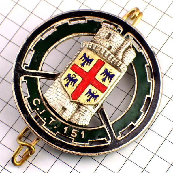 背景の１マスは５mmです。当店のブローチはヴィンテージのレアな限定ブローチです。