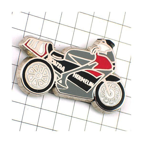 背景の１マスは５mmです。当店のピンバッジ はヴィンテージのレアな限定ピンバッジ です。それぞれのピンズの裏側の針には、新品の留め具をセットしてお送りします。新品の留め具代はピンズの商品代に含まれております。裏に針が二本ついています。