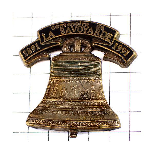 背景の１マスは５mmです。当店のピンバッジ はヴィンテージのレアな限定ピンバッジ です。それぞれのピンズの裏側の針には、新品の留め具をセットしてお送りします。新品の留め具代はピンズの商品代に含まれております。