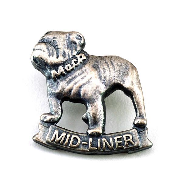 背景の１マスは５mmです。当店のピンバッジ はヴィンテージのレアな限定ピンバッジ です。それぞれのピンズの裏側の針には、新品の留め具をセットしてお送りします。新品の留め具代はピンズの商品代に含まれております。