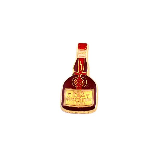 背景の１マスは５mmです。当店のピンバッジ はヴィンテージのレアな限定ピンバッジ です。それぞれのピンズの裏側の針には、新品の留め具をセットしてお送りします。新品の留め具代はピンズの商品代に含まれております。