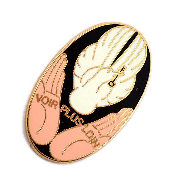 背景の１マスは５mmです。当店のピンバッジ はヴィンテージのレアな限定ピンバッジ です。それぞれのピンズの裏側の針には、新品の留め具をセットしてお送りします。新品の留め具代はピンズの商品代に含まれております。