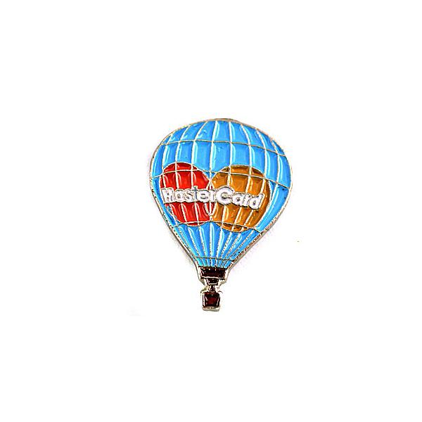 背景の１マスは５mmです。当店のピンバッジ はヴィンテージのレアな限定ピンバッジ です。それぞれのピンズの裏側の針には、新品の留め具をセットしてお送りします。新品の留め具代はピンズの商品代に含まれております。