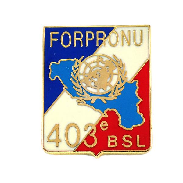 背景の１マスは５mmです。当店のピンバッジ はヴィンテージのレアな限定ピンバッジ です。それぞれのピンズの裏側の針には、新品の留め具をセットしてお送りします。新品の留め具代はピンズの商品代に含まれております。