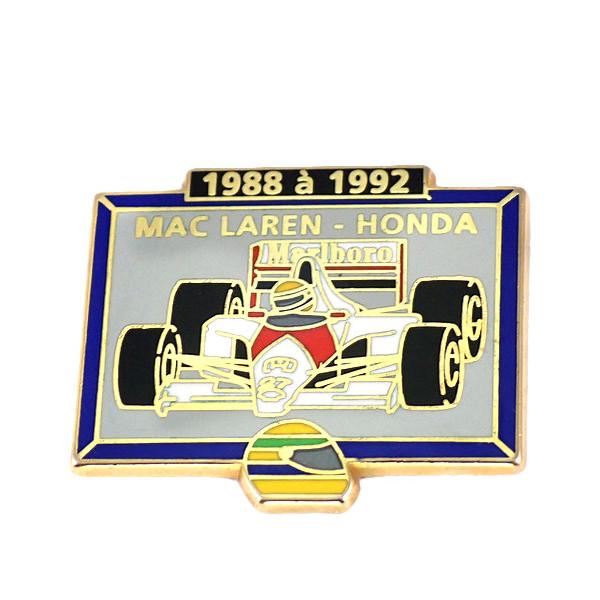 背景の１マスは５mmです。当店のピンバッジ はヴィンテージのレアな限定ピンバッジ です。それぞれのピンズの裏側の針には、新品の留め具をセットしてお送りします。新品の留め具代はピンズの商品代に含まれております。