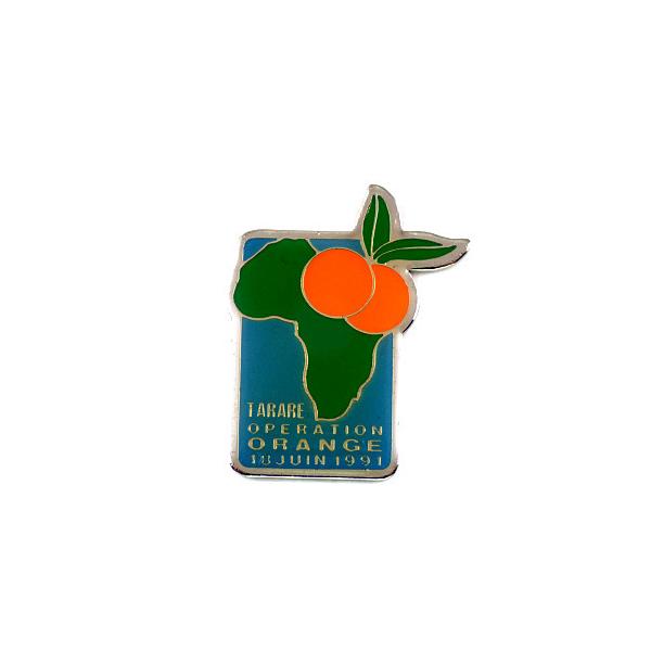 背景の１マスは５mmです。当店のピンバッジ はヴィンテージのレアな限定ピンバッジ です。それぞれのピンズの裏側の針には、新品の留め具をセットしてお送りします。新品の留め具代はピンズの商品代に含まれております。